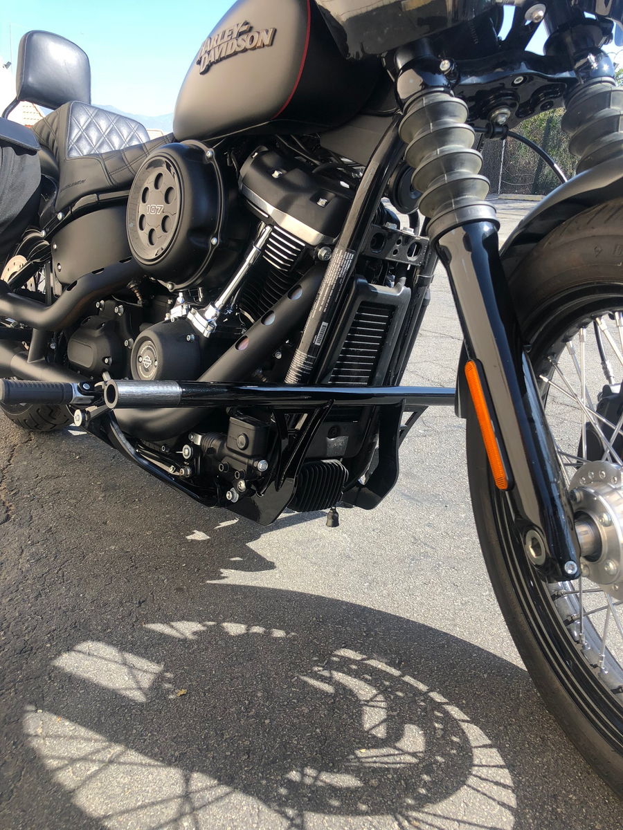 Dyna/FXR Crash Bar with Highway Pegs - Harley Crash Bar – A10 Moto